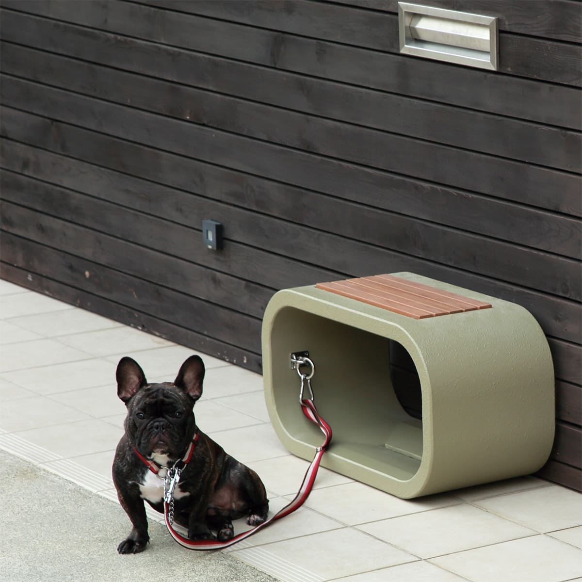 フープ ドッグステイ｜トーシンコーポレーションのベンチ